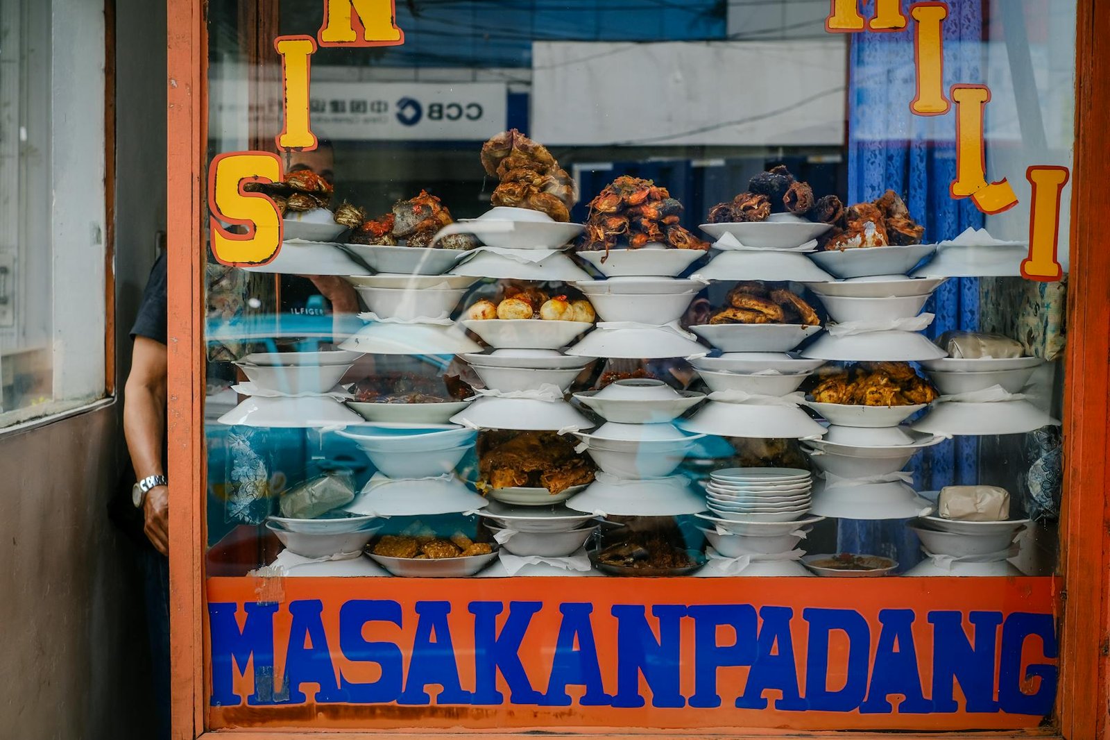 Manila Food Tour 2026 | Best Local Cuisine Guide